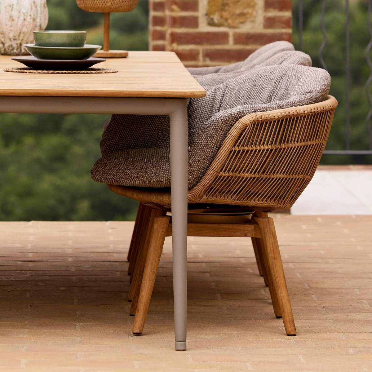 Cane-line Stay Chair W/Teak Swivel – Beaumonde