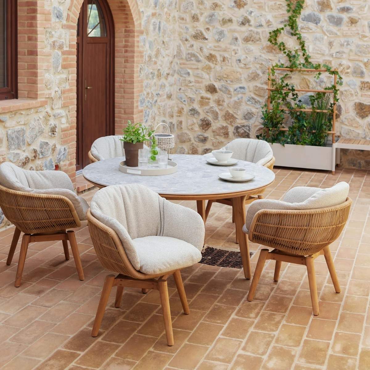 Cane-line Stay Chair W/Teak Swivel – Beaumonde